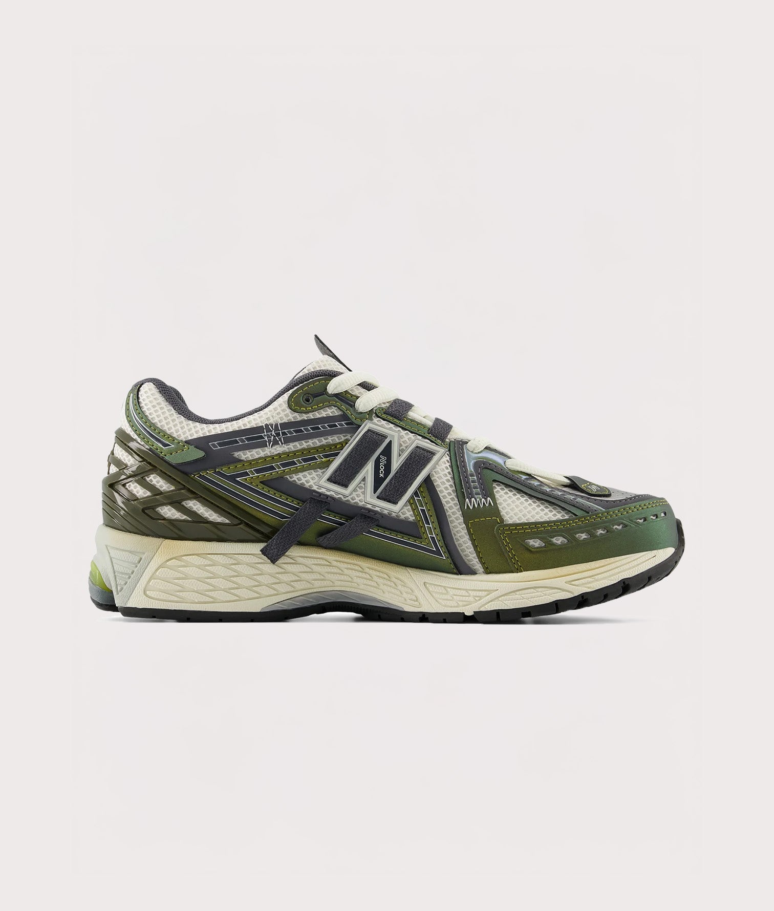 1906A 'Tech Explosion' Sneakers Olive Juice | New Balance | EQVVS